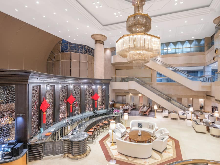 2 restaurantes, café da manhã, culinária internacional