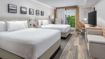 Quarto luxo, 2 camas Queen, para não fumantes | 1 quarto, roupas de cama premium, edredons de pluma, cofres nos quartos