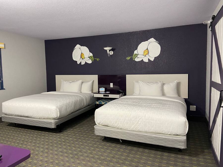 Quarto, 2 camas Queen, acessível (Accessible Tub)