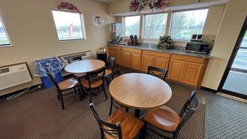 Pequeno-almoço takeaway diário incluído