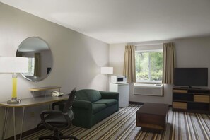 Quarto Modernizado, Quarto, 1 cama king-size | Secretária, berços/camas para crianças grátis, camas desdobráveis 