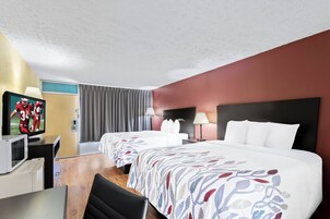 Escrivaninha, ferros/tábuas de passar roupa, Wi-Fi de cortesia