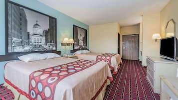 Quarto, 2 camas queen-size, não fumadores (Pet-Friendly) | Secretária, secretária adequada para computadores portáteis