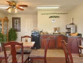 Café da manhã para viagem grátis todos os dias