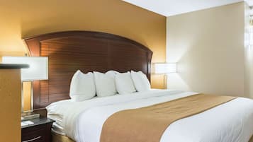 Quarto Standard, 1 cama king-size, não fumadores | Secretária, secretária adequada para computadores portáteis