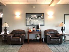 Área de estar no saguão