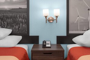 Quarto, 2 camas queen-size, não fumadores | Secretária, cortinas/cortinados opacos 