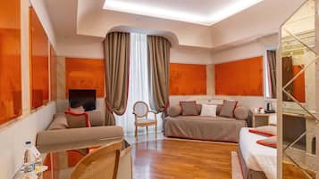 Quarto triplo | Roupas de cama antialérgicas, frigobar, cofres nos quartos