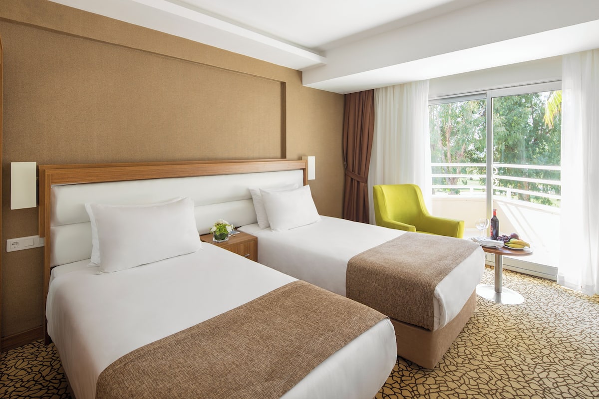 Frigobar, Wi-Fi de cortesia, roupa de cama