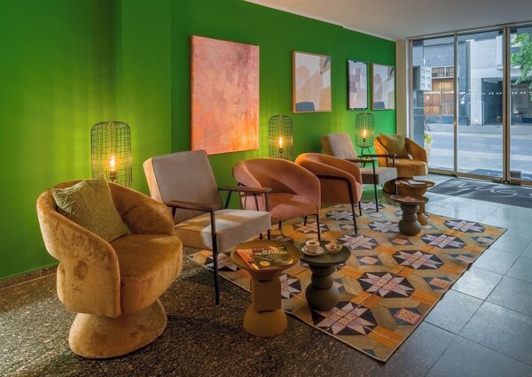 Rugs Hotel Düsseldorf – Self Check- In - Düsseldorf