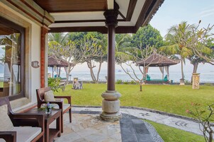 Deluxe Beach Front Villa | Terraço/pátio interior