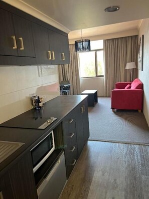 Apartamento de Luxo | Secretária, secretária adequada para computadores portáteis 
