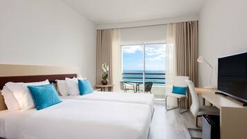 Minibar, cofre no quarto, secretária