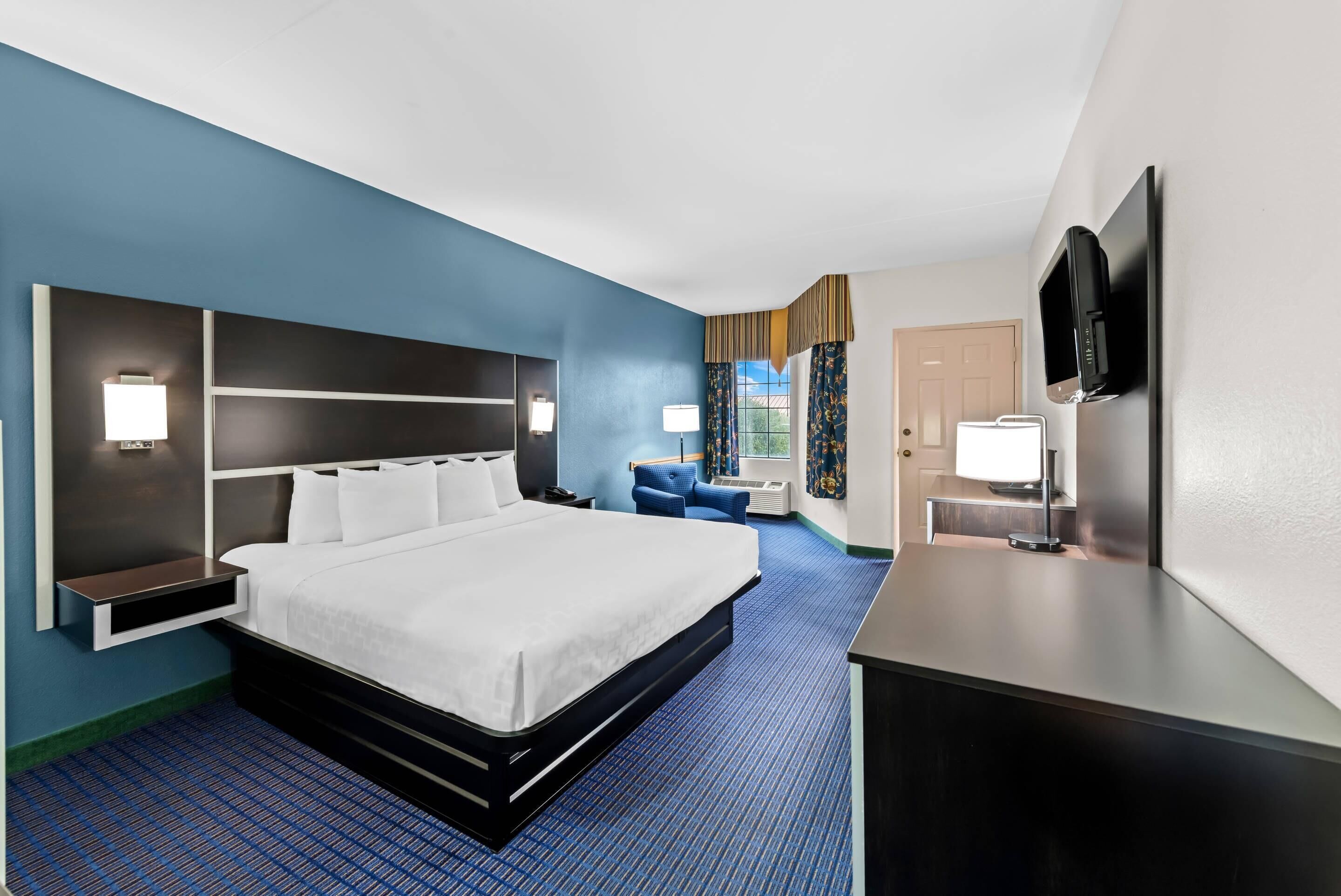 Quarto, 1 cama King e sofá-cama, para não fumantes | Camas com colchões pillow-top, escrivaninha