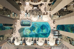 2 piscinas externas, guarda-sóis, espreguiçadeiras