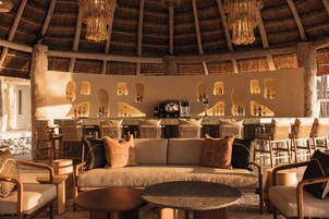 2 bares/lounges, bar na praia