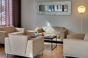 Área de estar no saguão