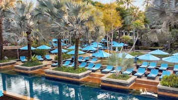 3 piscinas externas, guarda-sóis, espreguiçadeiras