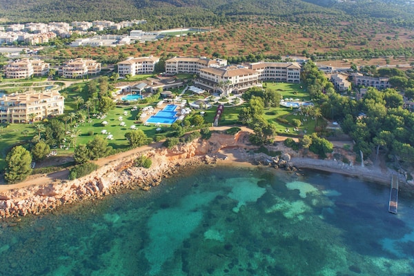 The St. Regis Mardavall Mallorca Resort - Majorca