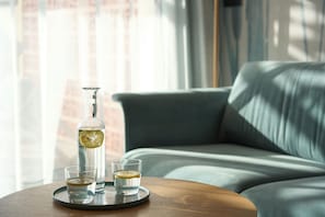 Junior Suite con Jacuzzi y Terraza con vista Piscina | Minibar, cofre no quarto, secretária 