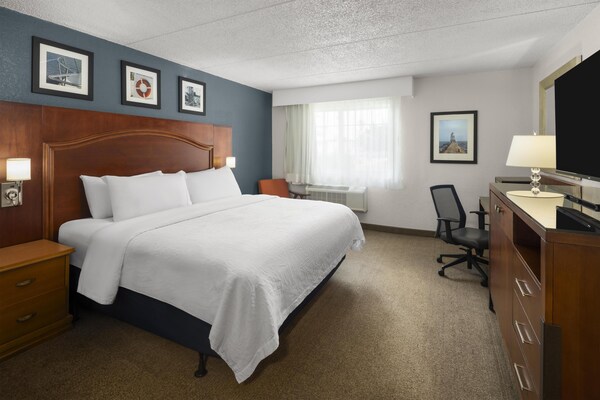 Harbor Town, Bw Signature Collection By Best Western - Manitowoc, WI