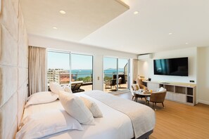Suite Júnior, vista para o mar | 1 quarto, minibar, cofre no quarto, cortinas/cortinados opacos 