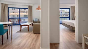 Suite Deluxe | 1 quarto, cofre no quarto, secretária, cortinas/cortinados opacos