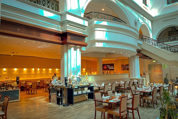 6 restaurantes, café da manhã, culinária internacional