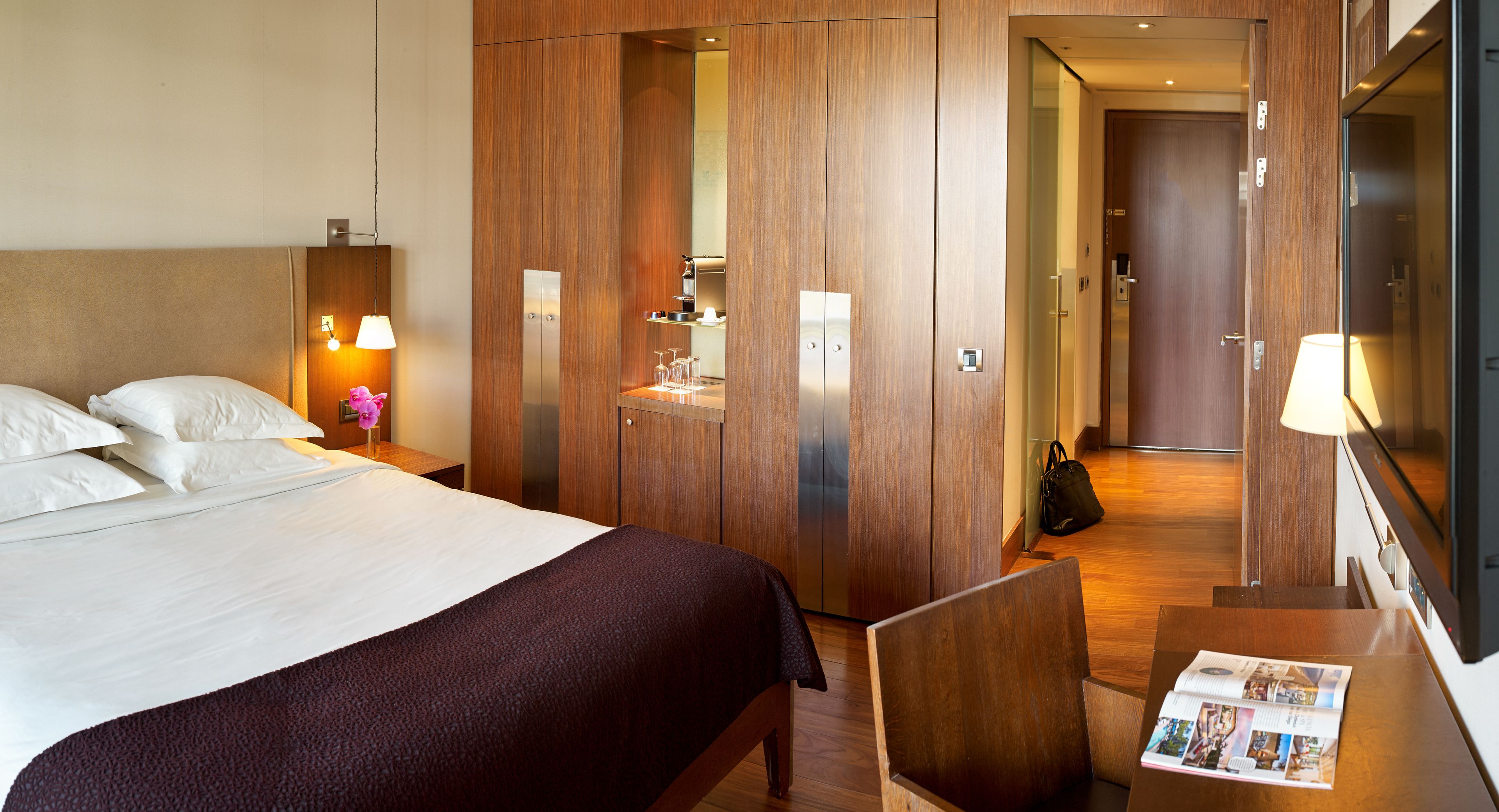 Radisson Blu Hotel Champs Elysées, Paris in Paris: Find Hotel Reviews ...