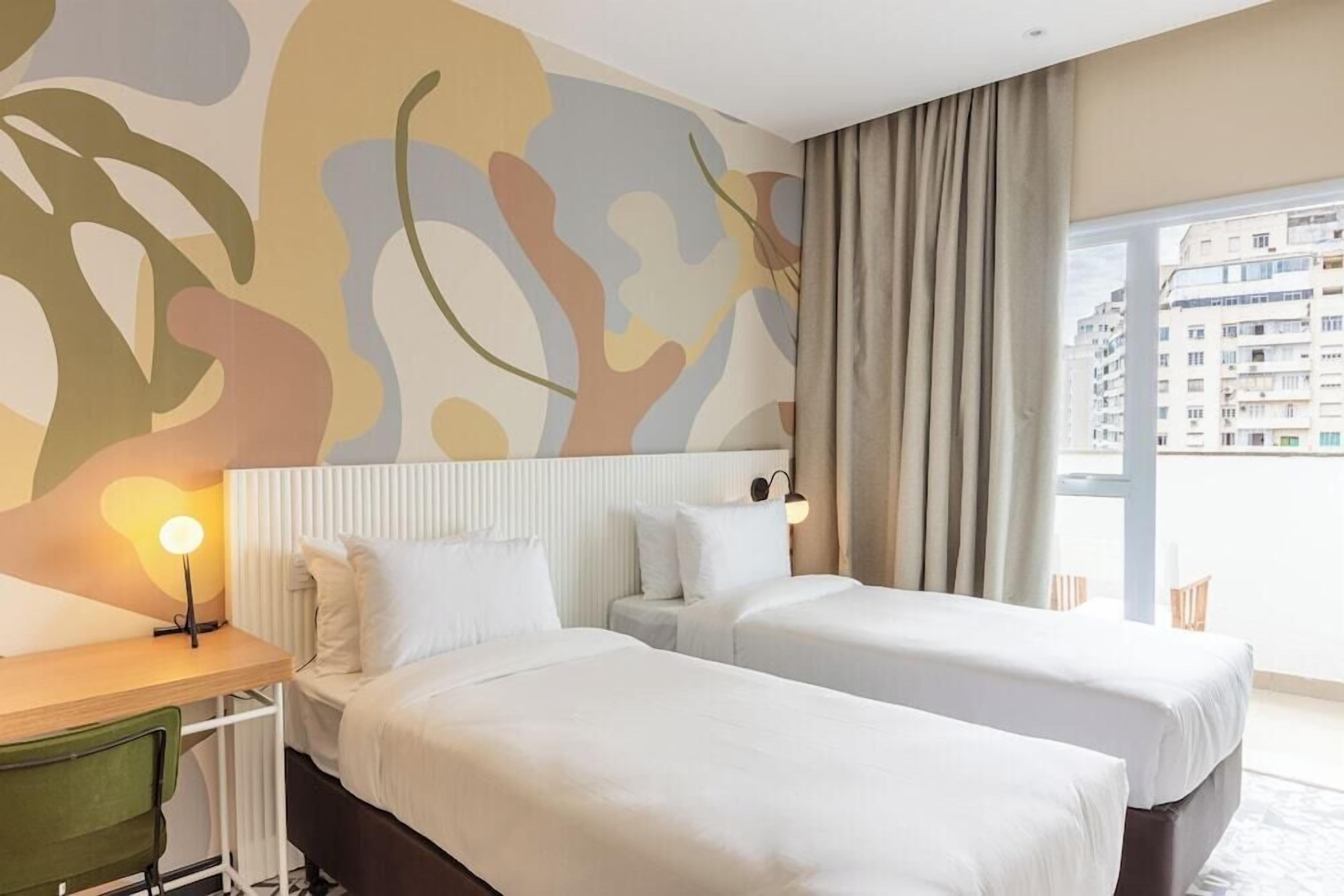 Minibar, quartos insonorizados, Wi-fi grátis, roupa de cama fornecida 