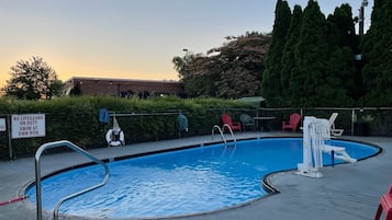 Piscina externa sazonal