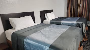 Apartamento | Escrivaninha, Wi-Fi de cortesia, roupa de cama