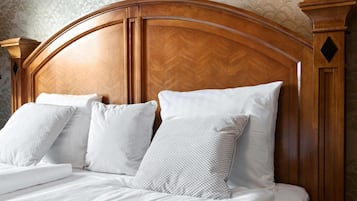 Suíte, 1 cama King, para não fumantes | Cofres nos quartos, escrivaninha, cortinas blackout