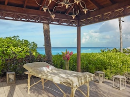 Tratamentos corporais, aromaterapia, massagens de pedras quentes