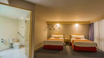 Quarto casal (2 Camas Matrimoniales) | 1 quarto, cofres nos quartos, escrivaninha