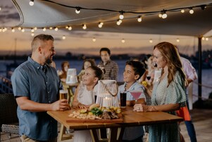 4 restaurantes, é servido café da manhã