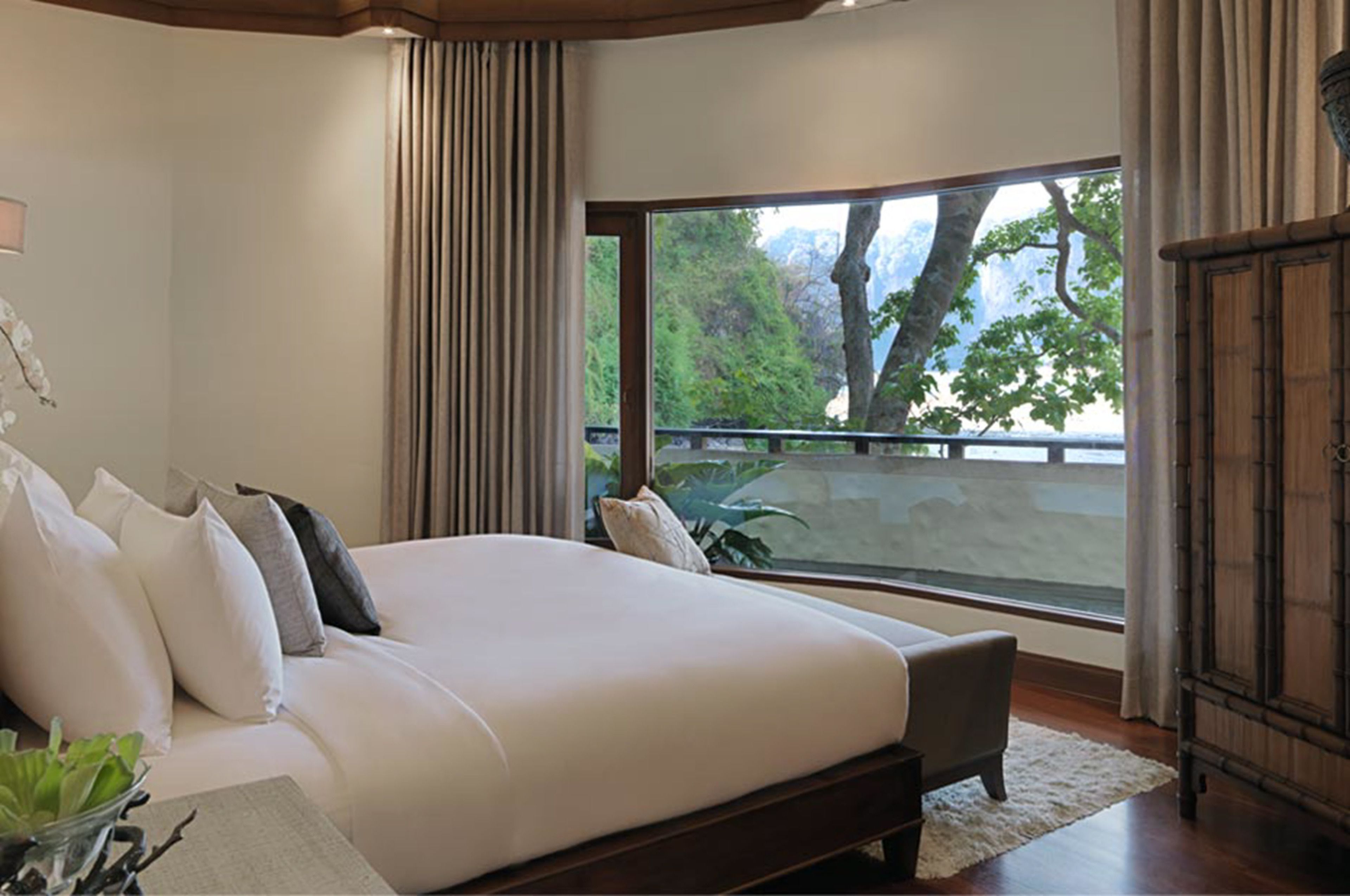 Raitalay Villa | Edredões de penas, minibar, cofre no quarto, secretária 