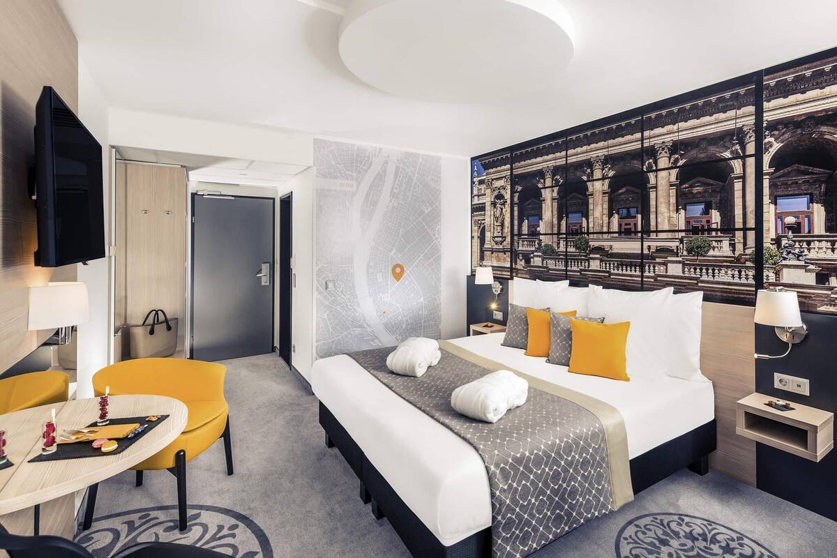 Quarto Privilege, Quarto Comfort, 1 cama de casal | Roupa hipoalergénica, minibar, cofre no quarto, secretária 