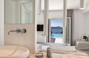 Deluxe Suite Private Pool Gym Sea View | Vista do quarto