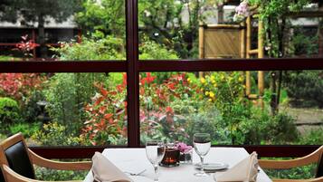 Com vista para o jardim, aberto diariamente