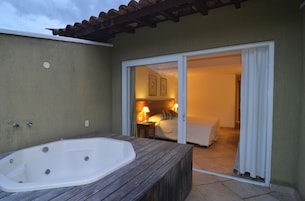 Quarto luxo | 1 quarto, cofres nos quartos, escrivaninha, berços grátis