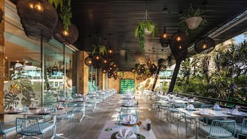 3 restaurantes, café da manhã, culinária brasileira