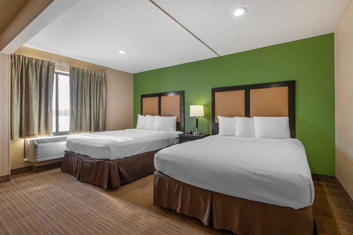 Estúdio luxo, várias camas, para não fumantes | Espaço de trabalho para notebook, ferros/tábuas de passar roupa