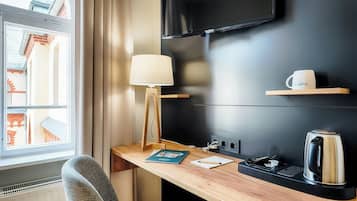 Quarto Individual | Secretária, cortinas/cortinados opacos, Wi-fi grátis