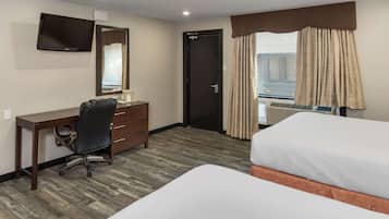 Quarto, 2 camas queen-size, não fumadores | Roupa de alta qualidade, camas de colchão pillowtop, minibar