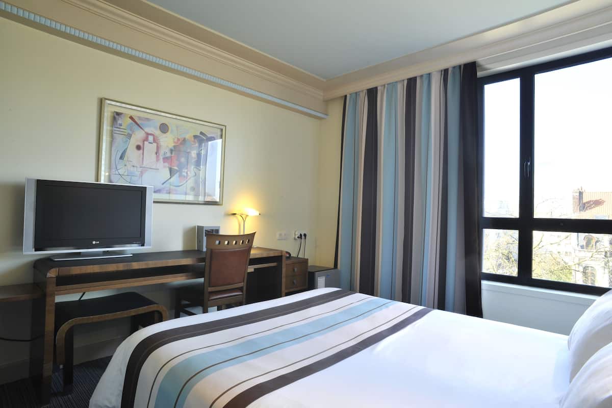 1 quarto, minibar, cofre no quarto, secretária 