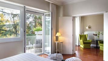 Suite Superior (Free Spa Access) | Minibar, cofre no quarto, secretária, Wi-fi grátis