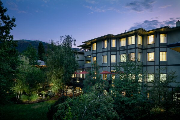 Plaza Inn & Suites At Ashland Creek - Ashland, OR