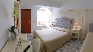 Quarto Duplo Standard | Cofre no quarto, Wi-fi grátis, roupa de cama fornecida