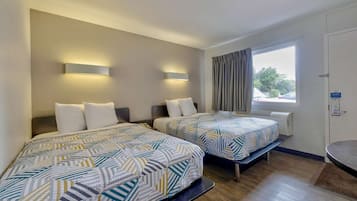 Roupa de alta qualidade, camas de colchão pillowtop, minibar
